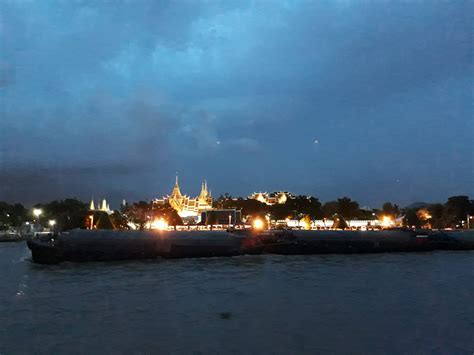 เปโตร หีบศพคริสต์ หีบศพคริสต์ แบบ Casket สวย สง่างาม ด้วยฝาเปิด 2 ชิ้น ภายในบุนวมพร้อมหมอน