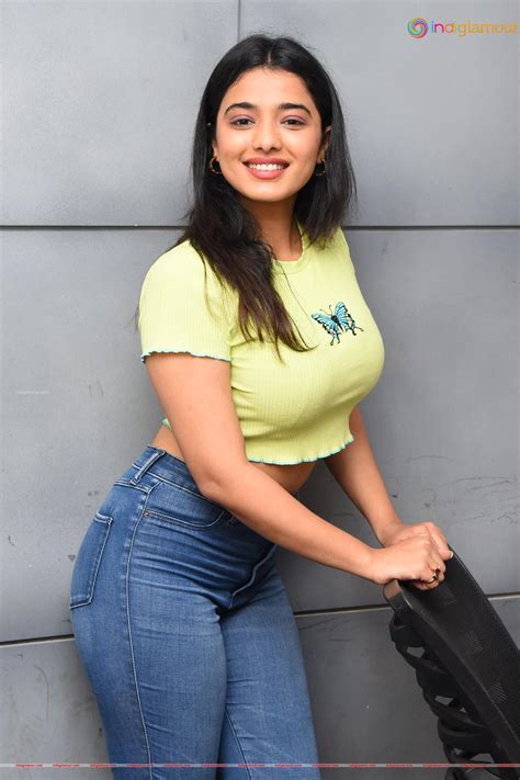 Ketika Sharma Actress Hd Photos Images Pics And Stills Indiglamour Com