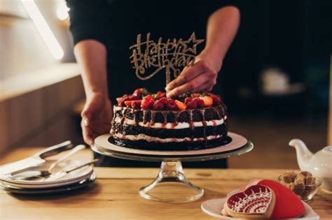 წავედი დედამთილის დაბადების დღეზე მიუხედავად იმისა რომ იმ დღე დედაჩემის დაბადების დღეც იყო