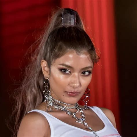 ローラの“褐色肌見せ”姿に「健康的で美しすぎる！」の大反響 Webザテレビジョン