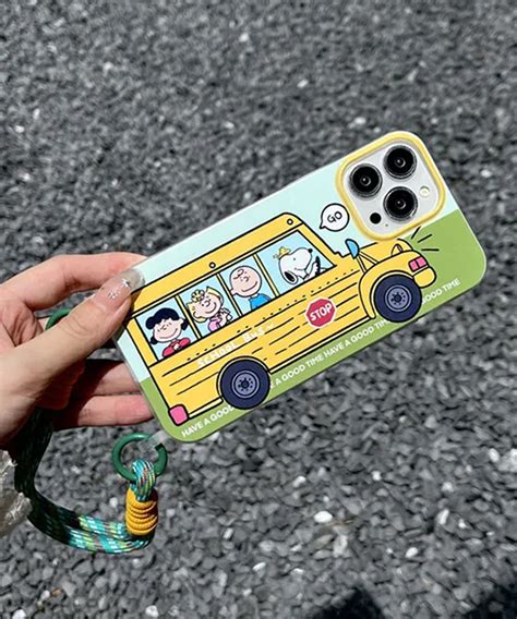 핸드 스트랩 캐릭터 스쿨 버스 실리콘 범퍼 아이폰15 아이폰14 아이폰13 아이폰12 프로 맥스 실리콘 범퍼 슬림 귀여운 디자인 케이스 에이블리