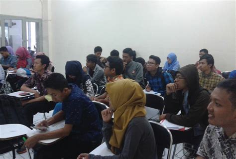 Live Synchronous Learning In The Classroom Download Scientific Diagram