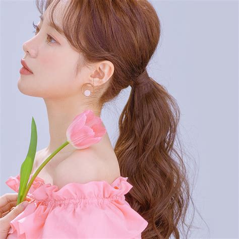 핑크에이지 여름을 대표하는 헤어스타일 포니테일😉 단발 꽁지머리 모두 뒤태여신 만들어주는 하이디