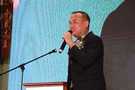 Dap Lawmaker We Didnt Know Mock Cheque Would Have Tiger Beers Logo