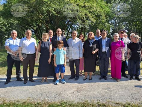 Президентът Румен Радев и българи живеещи в Хърватия почетоха делото на Иван Вазов пред