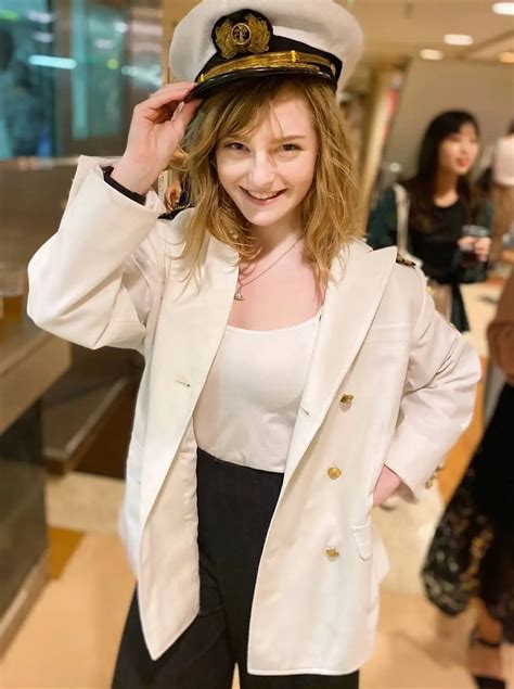 Captain Ella Scrolller