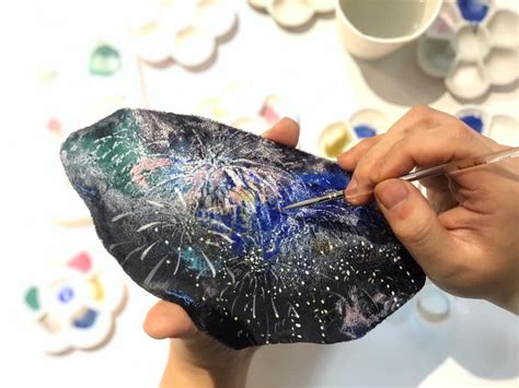 太久沒燒琺瑯，果然忍不住 今天手癢試了一下新的畫法 已經想跨年了xd Wu Ching Chih 吳竟銍