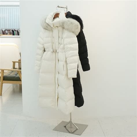 리얼 폭스퍼 100 후드 벨티드 덕다운 롱 패딩 여성 오리털 점퍼 겨울 아우터 스타일라떼