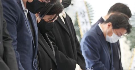 합동분향소 찾은 더불어민주당 이수진 의원
