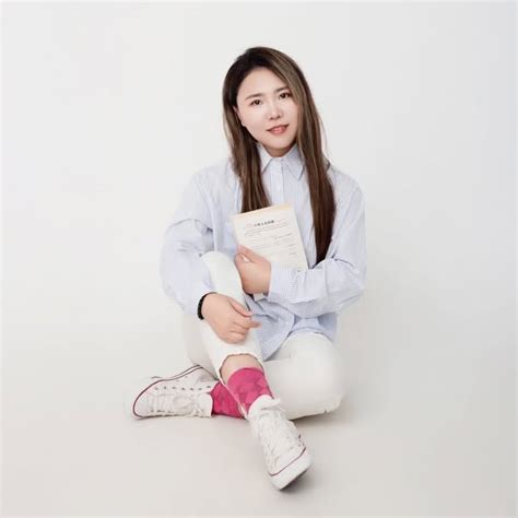 Alisa Liu Alisa Keepsmiling Threads Say More