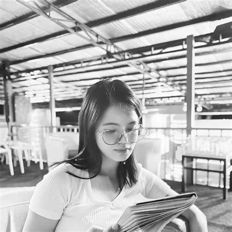 Edhen Mae Ofrecio Maemesh • Threads Say More