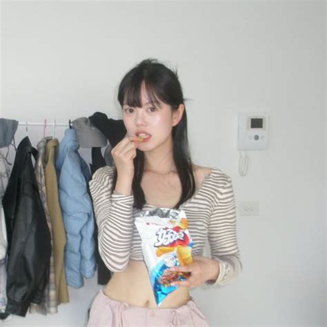 Jing Liang Jing Archive • Threads Say More