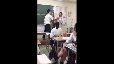 福岡・博多高校で「暴行動画」流出、大炎上 生徒が教師を蹴りつけ、クラスは「爆笑」 Youtube