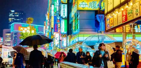 如果将一万元人民币，换成日元的话，可以在日本生活多久时间？