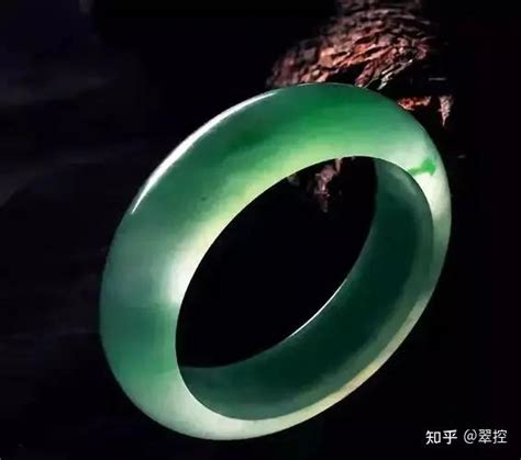 什么样的翡翠回收价格比较高？ 知乎
