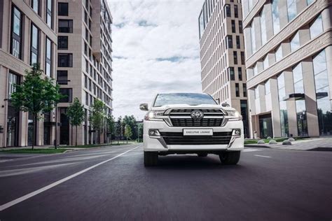 Toyota Land Cruiser 200 Тойота Ланд Крузер 200 Scenes Toyota Street View