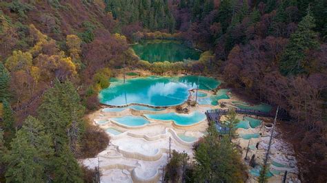 Есенен пейзаж в Дзиуджайгоу