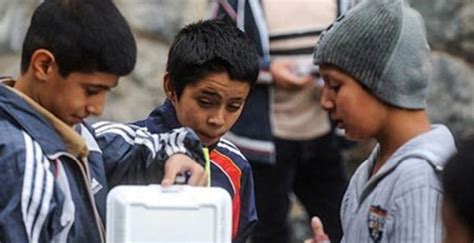 وقتی تغذیه کودکان کار مورد توجه قرارگاه اجتماعی قرار می‌گیرد بهتر است کودکان کار اتباع به