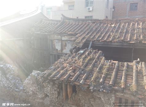 破旧蚝壳厝摄影图 建筑摄影 建筑园林 摄影图库 昵图网
