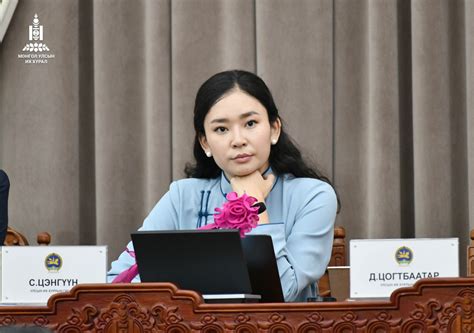 ФОТО УИХ ын эмэгтэй гишүүд яагаад ягаарав