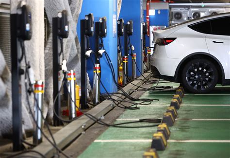 ‘생애 첫 차 전기차 산 청년 혜택음주측정 방해 ‘술타기수법 안 통한다 새해 달라지는 것