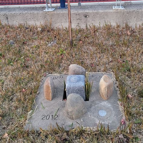 해운대카페 원두판매 더치커피 버니빈 🌳🚶‍♂️ 오늘 산책 중에 흥미로운 발견을 했어요 자주 다니던 길인데 이런 게 있는 줄은 오늘 처음 알았네요 국가기본측량점