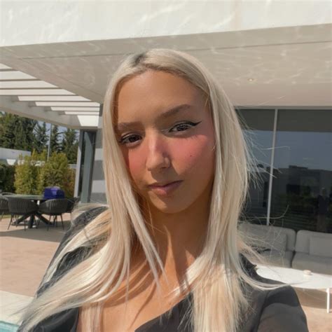 Jai Finis Toute Mouillé 🫣 France Humour Viral Eau Baignoire Prank Blonde Vanessa Paris