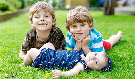 Инцест брат и сестра на диване 84 фото