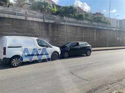Santagata Militello Scontro Frontale Tra Auto E Furgoncino In