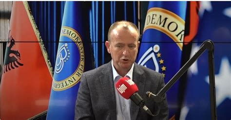 Таравари потврди дека разговарал со Ахмети но само телефонски Либертас