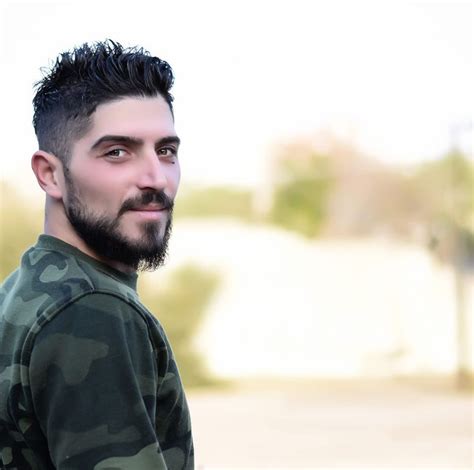 الفنان خضر حسين