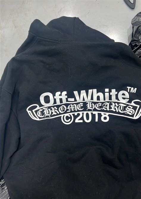 오프화이트x크롬하츠 2018블랙후드 당근 중고거래