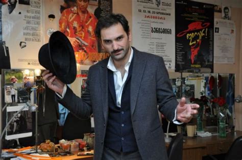 ლევან ხურცია უკვე ძალიან გაუგებარია ეს ზეწოლა თეატრისა დასის მიმართ Metronome Ge