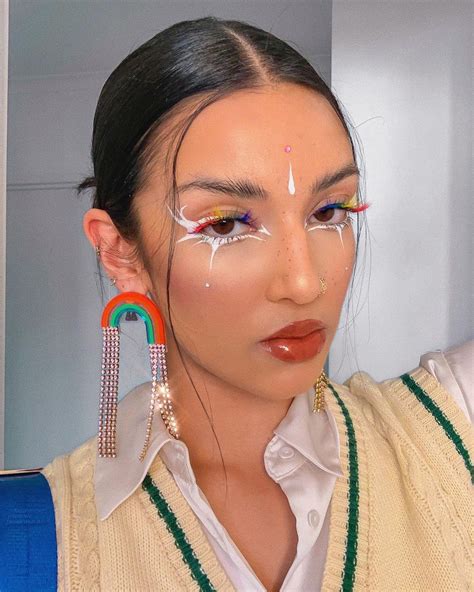 Pin By Vega Chu On Быстрое сохранение In 2024 Face Art Makeup Edgy