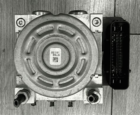 Genuine Ford Kuga Mk3 Abs Control Module Pump Modulator Lx6c 2b373 Cv