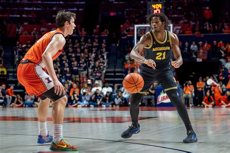 Morez Johnson Jr Takes Over The Interior Against Illinois