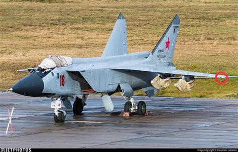 Mikoyan Gurevich Mig 25 And Mig 31 Foxbat Foxhound History Design