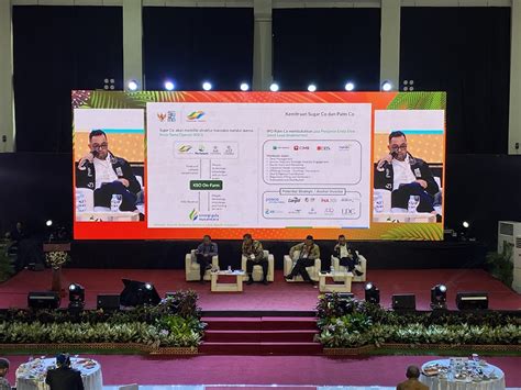 Sewa LED Screen Curved HARGA Sewa LED Screen Curved