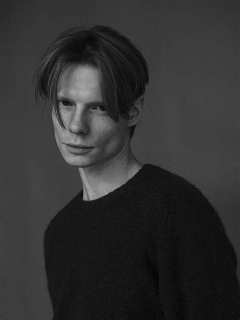 Бесплатные стоковые фото на тему Black Amp White Man Model Portrait Photography вертикальный