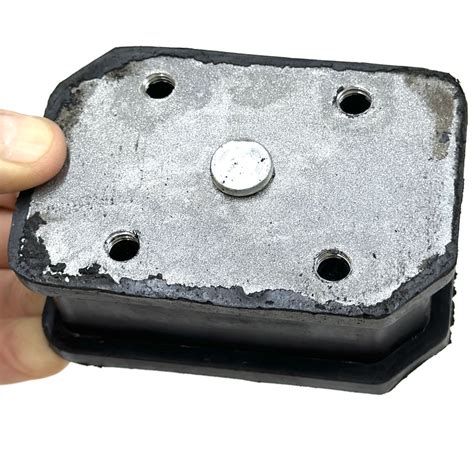 Подушка двигателя передняя МТЗ-82 (Д-243) ЗиЛ-5301 (Д-245) 240-1001025 ...