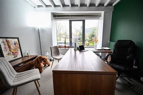 À La Découverte Du Bureau De Lavocate Gabrielle Saint André à Nevers