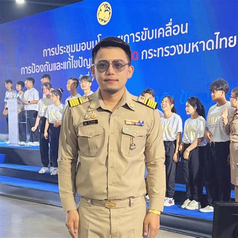 ดูเต็มๆไปเลย เผื่อใครยังไม่ได้ดู วงไม้เลื้อยแบนด์ Thailandbandwars ช่องเวิร์คพอยท์23