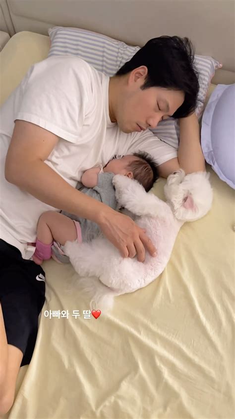 임이랑ෆ 🏠쥬나홈 제품제공 우리집에서 분리수면 유일하게 못하는 울 앙쥬 맨날 엄마아빠 베개 사이에 끼여들어와서 자곤 했는데