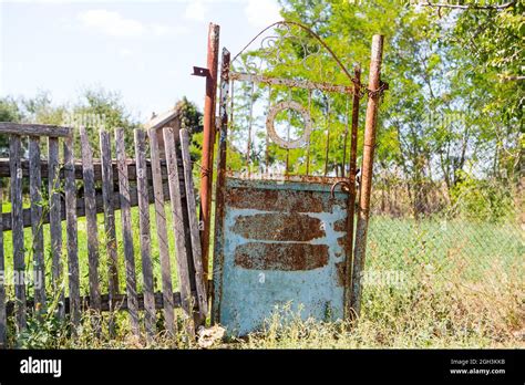 Old Rickety Gates Old Rusty Gate In An Abandoned House Broken Gate