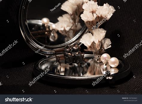 8 Imágenes Fotos De Stock Objetos En 3d Y Vectores Sobre Scène De Sex Shutterstock