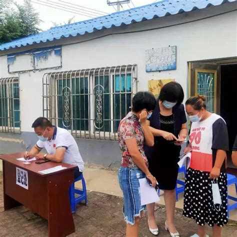 王家镇助力老年人疫苗接种 群众