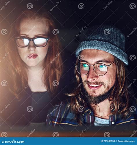 Startup Business Computer And People Reading Web Design Code Cloud Computing Software Or App