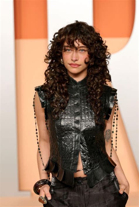 Pin By Sue Elen On Curls And More Curly Hair Photos Curly Hair Styles