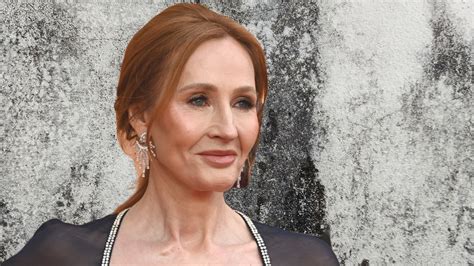 J K Rowling Black Mold Meme Explained The Mary Sue