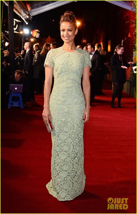 Salma Hayek Shows Off Major Cleavage At Evening Standard Theatre Awards 2015 Photo 3514514